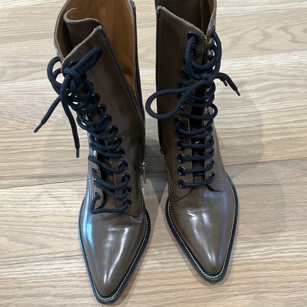 Chloe Runway Rylee Army Green Leather Block Heel Poin… - Gem